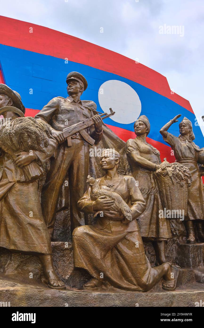 Patriotic monument, statue of independence, including a woman with a ...