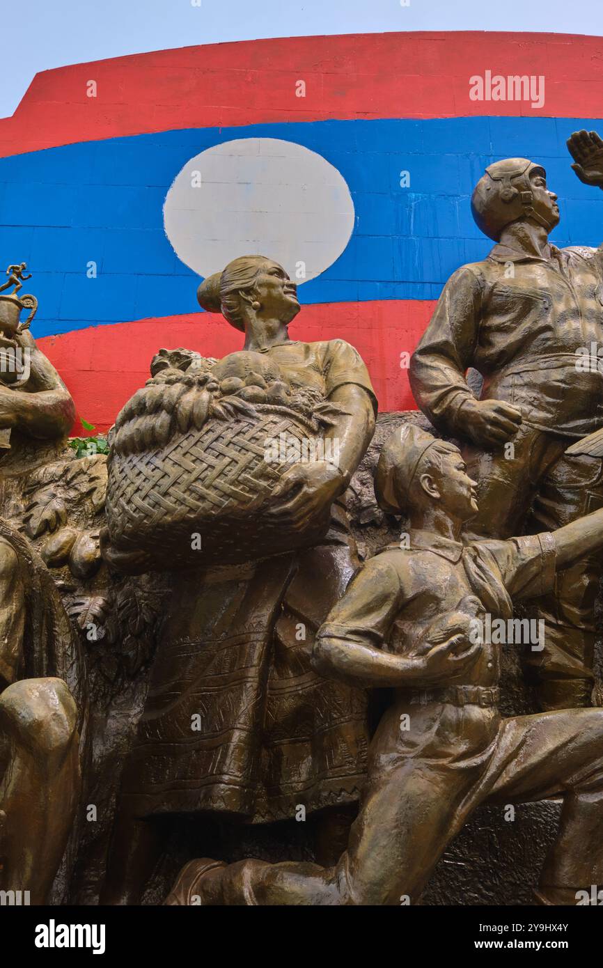 Patriotic monument, statue of independence, including a woman with a ...