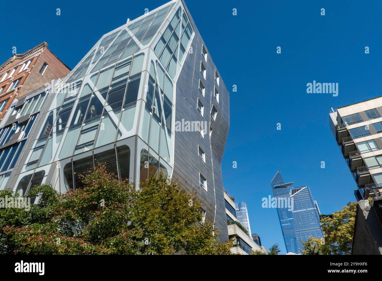 Modern buildings adjacent to the High Line in the Chelsea neighborhood ...