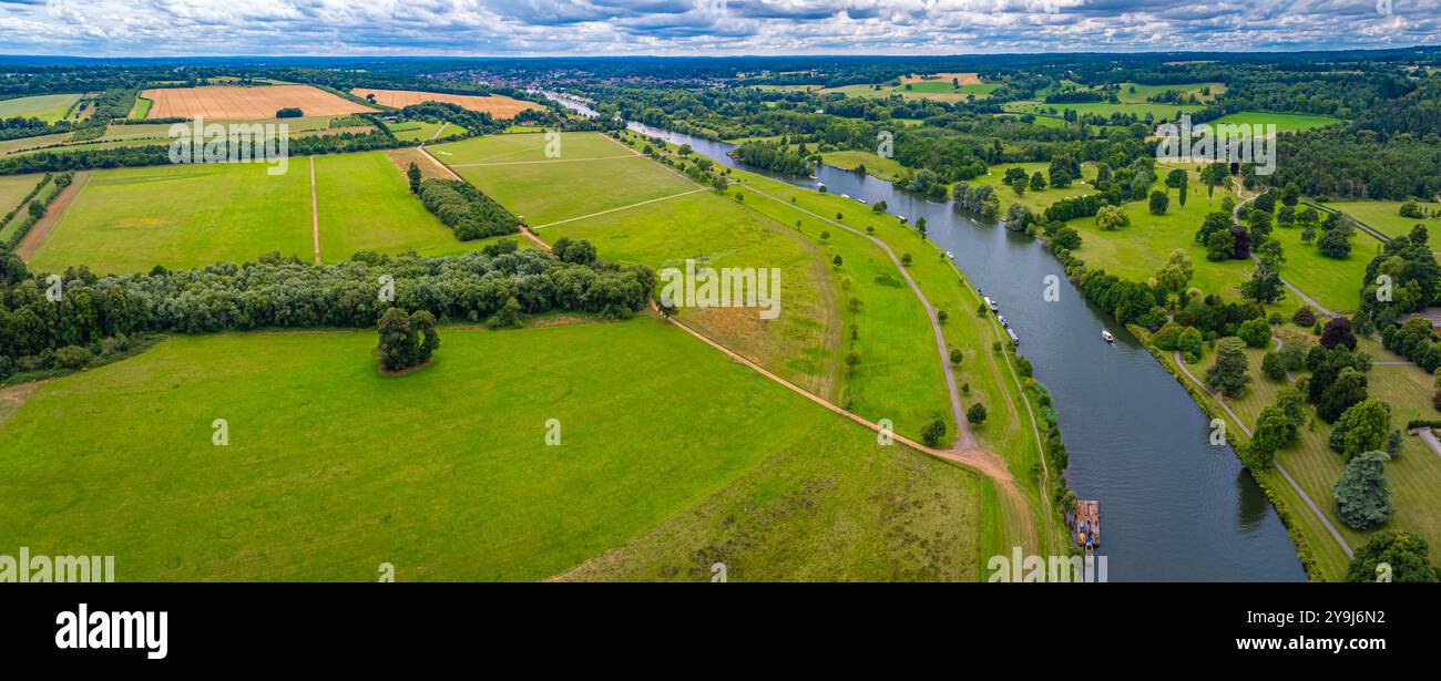 Aerial view of Hambleden Lock near Mill End on the river Thames, UK ...