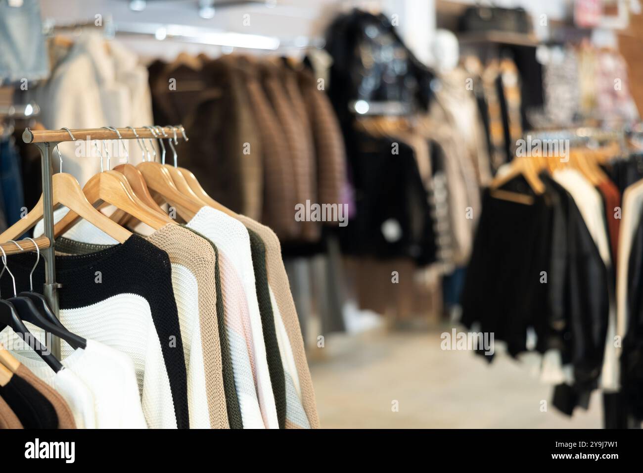 Lavish clothes hi-res stock photography and images - Alamy