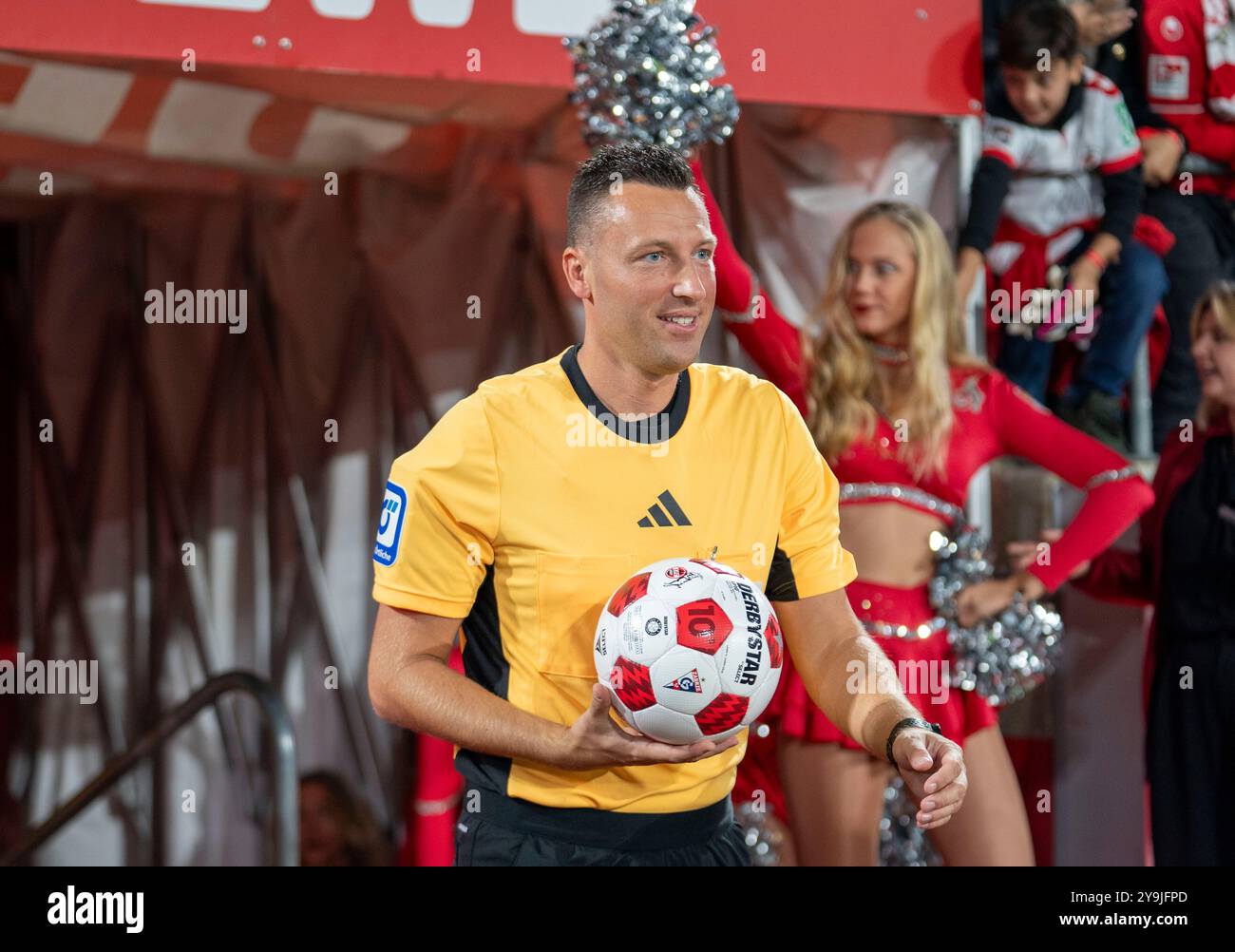 Fussball: Poldi-Abschiedsspiel, Team Poldi vs. Team Köln im ...