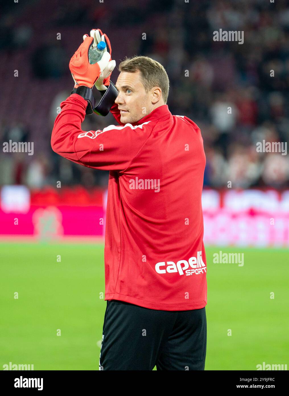 Fussball: Poldi-Abschiedsspiel, Team Poldi vs. Team Köln im ...