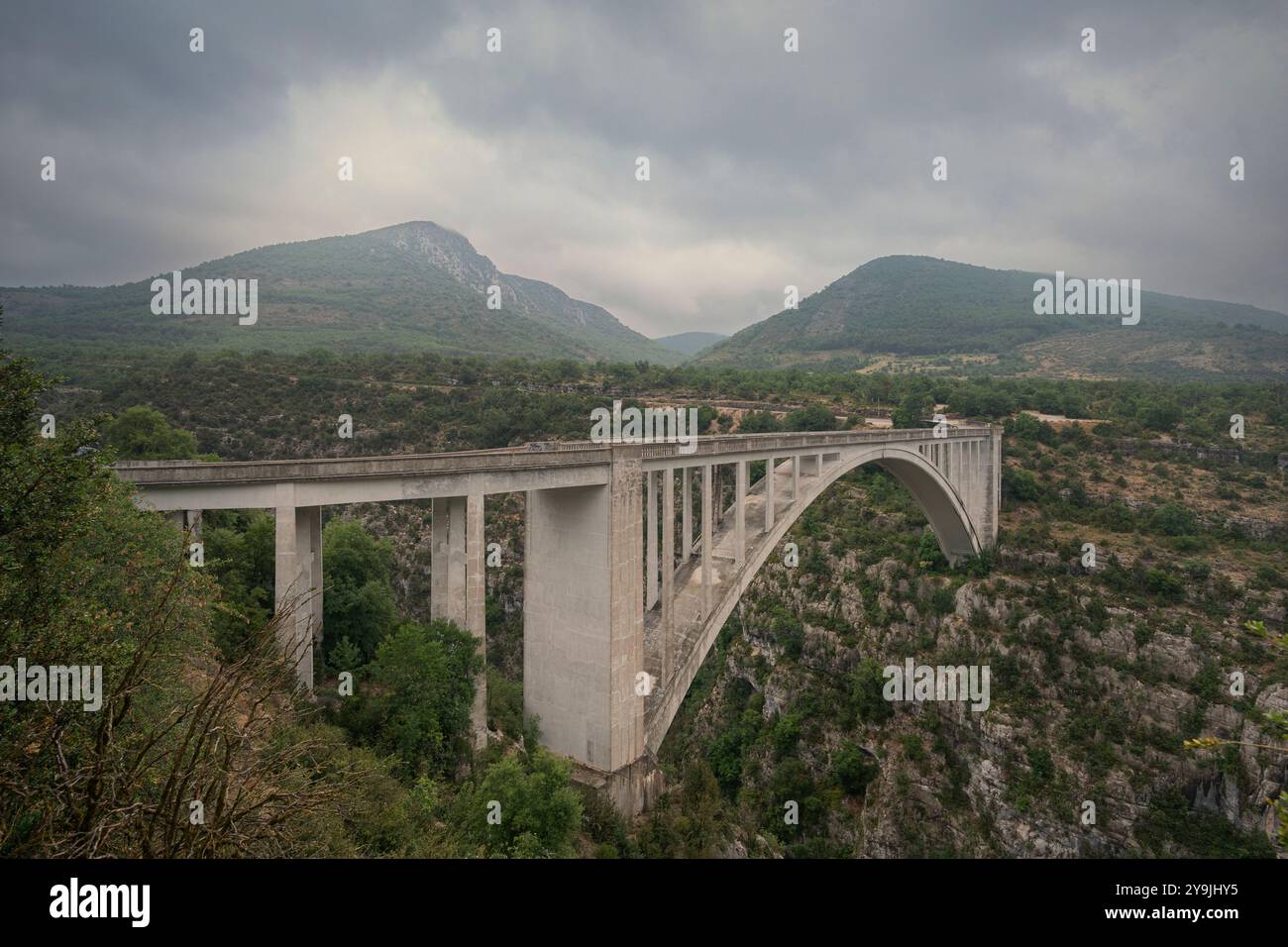 Pont de l'Artuby Bridge Stretching Across Verdon Gorge in Provence ...