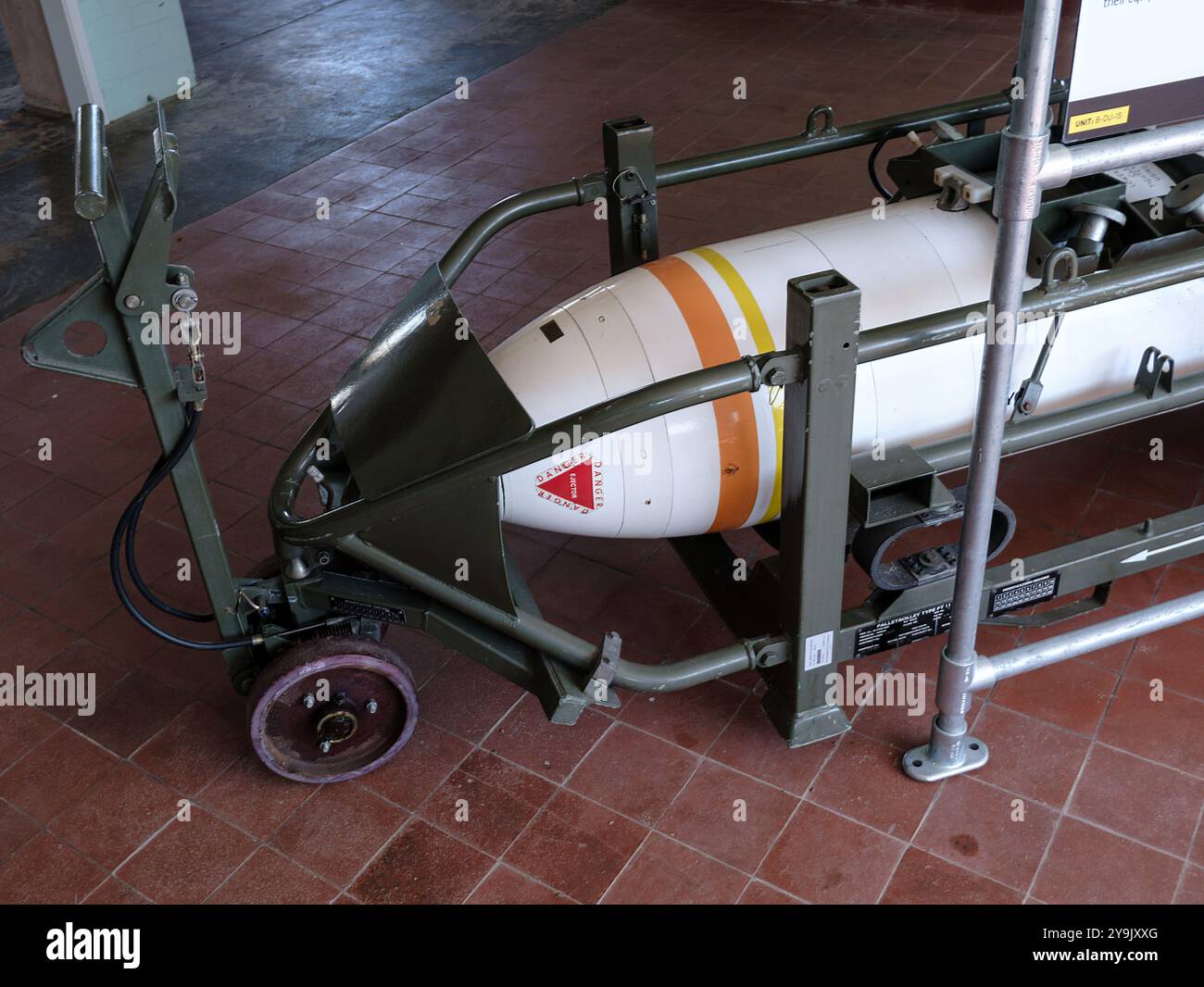 Parachute retarded free fall nuclear hi-res stock photography and ...