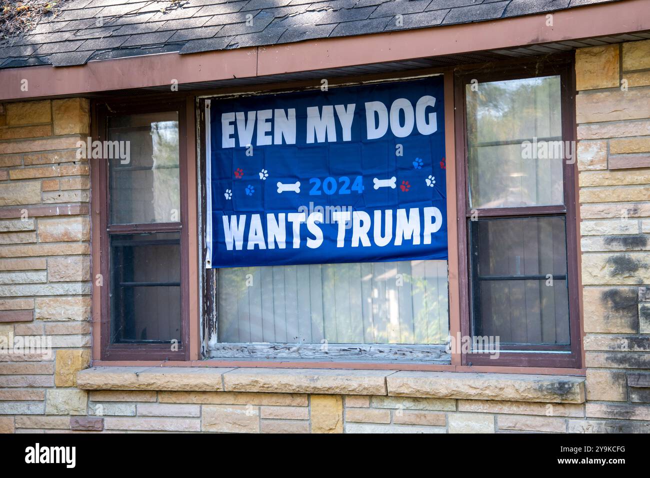 Funny trump signs hi-res stock photography and images - Alamy