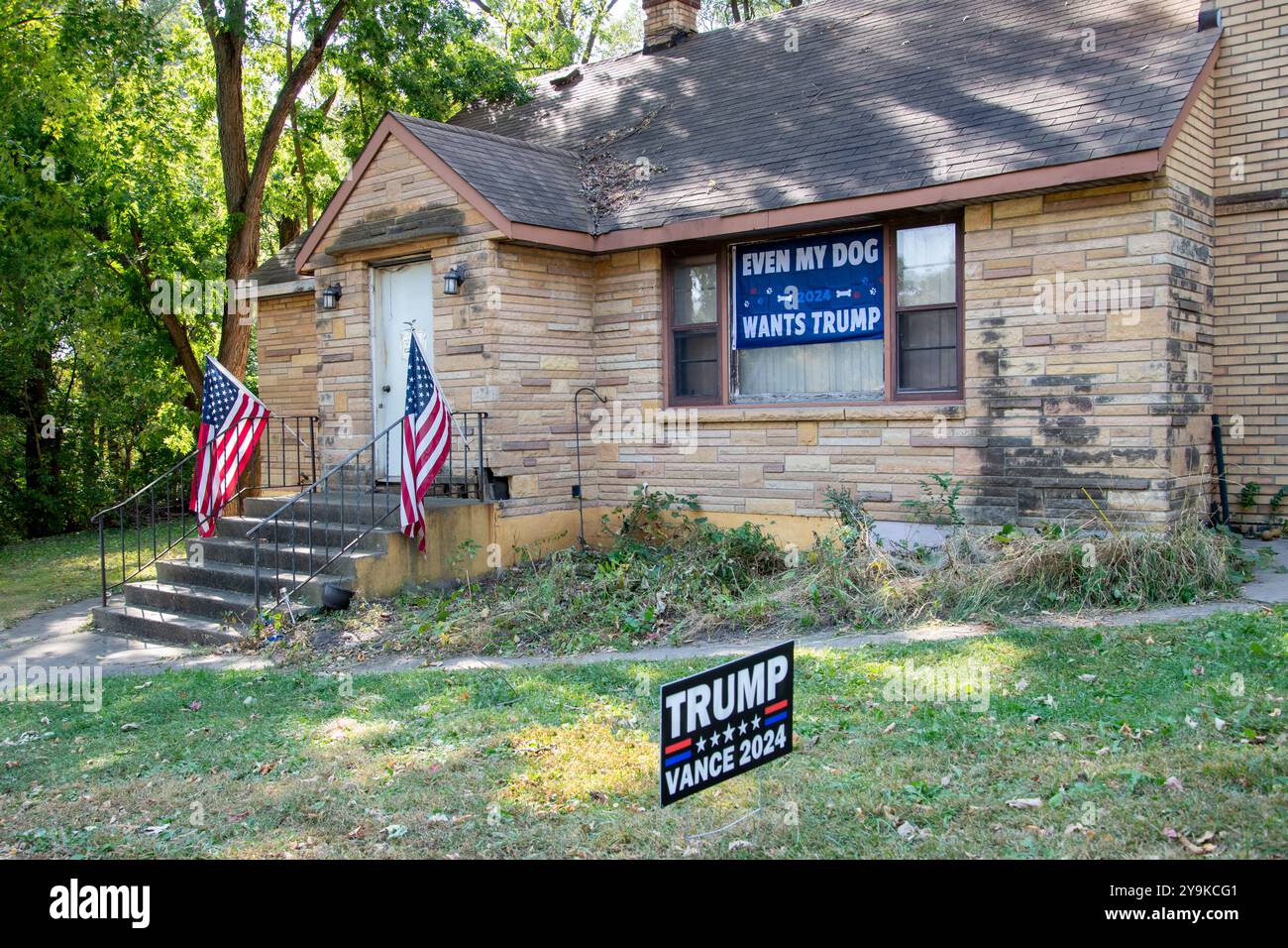 Funny trump signs hi-res stock photography and images - Alamy