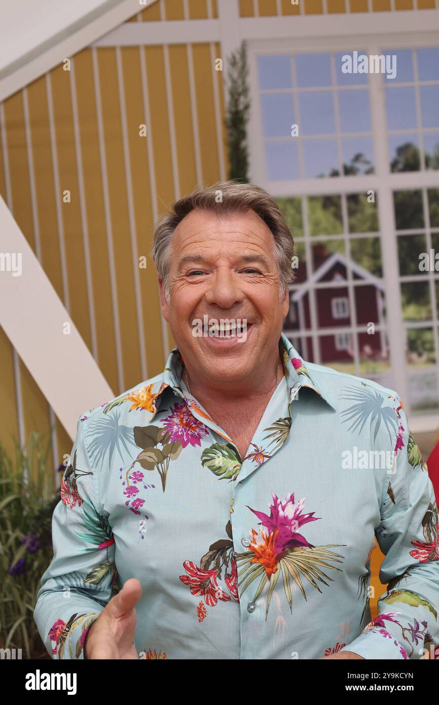 Artist) in the ARD TV programme Stock Photo - Alamy