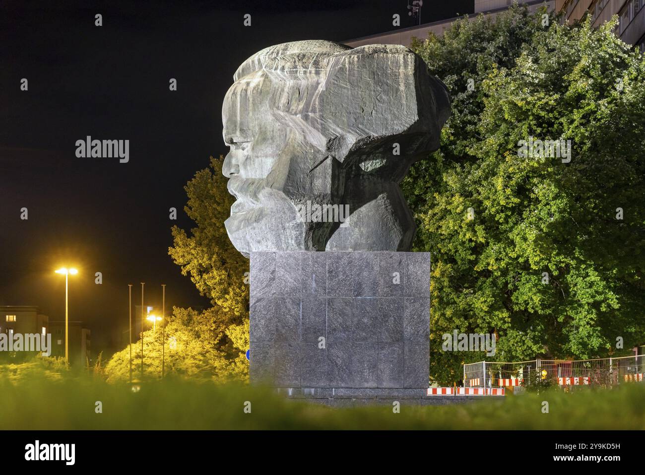 Karl Marx Monument at night. 40 tonne sculpture, the most famous ...