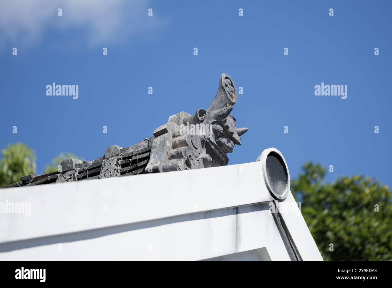 Japanese roof tile hi-res stock photography and images - Alamy