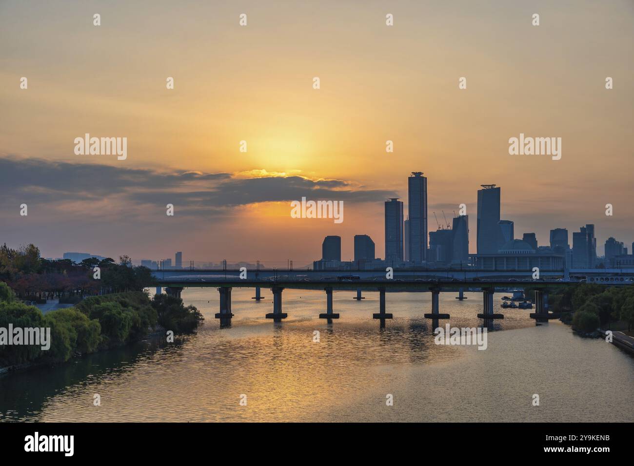 Seoul South Korea, sunrise city skyline of skyscraper at Yeouido and ...