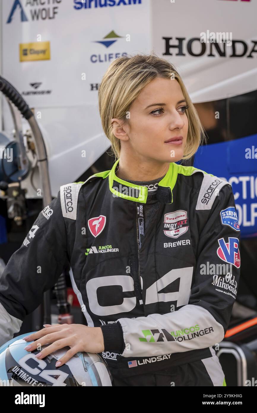 LINDSAY BREWER (R) (76) of Denver, Colorado prepares to practice for ...
