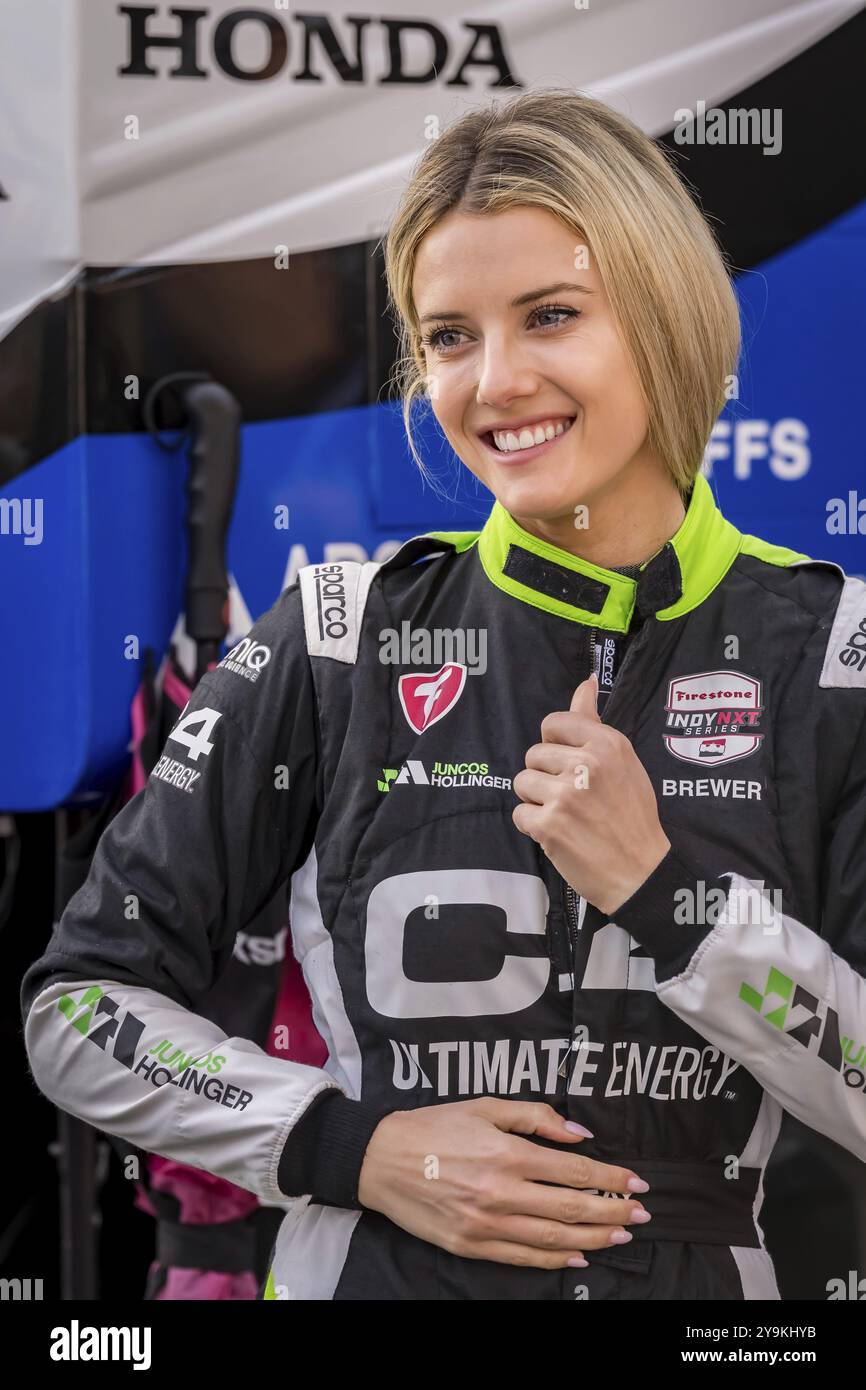 LINDSAY BREWER (R) (76) of Denver, Colorado prepares to practice for ...