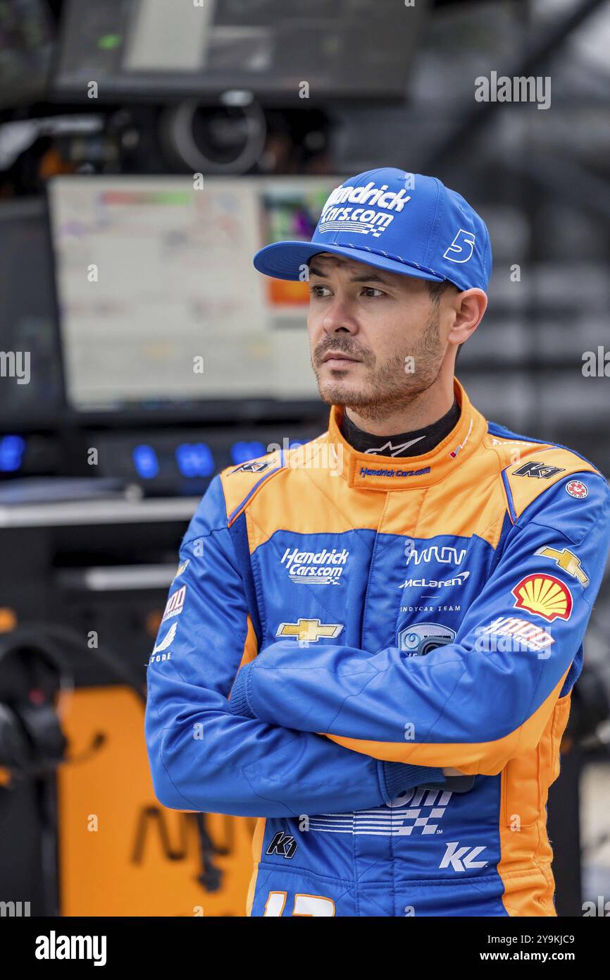 KYLE LARSON (17) of Elk Grove, California prepares to practice for the ...