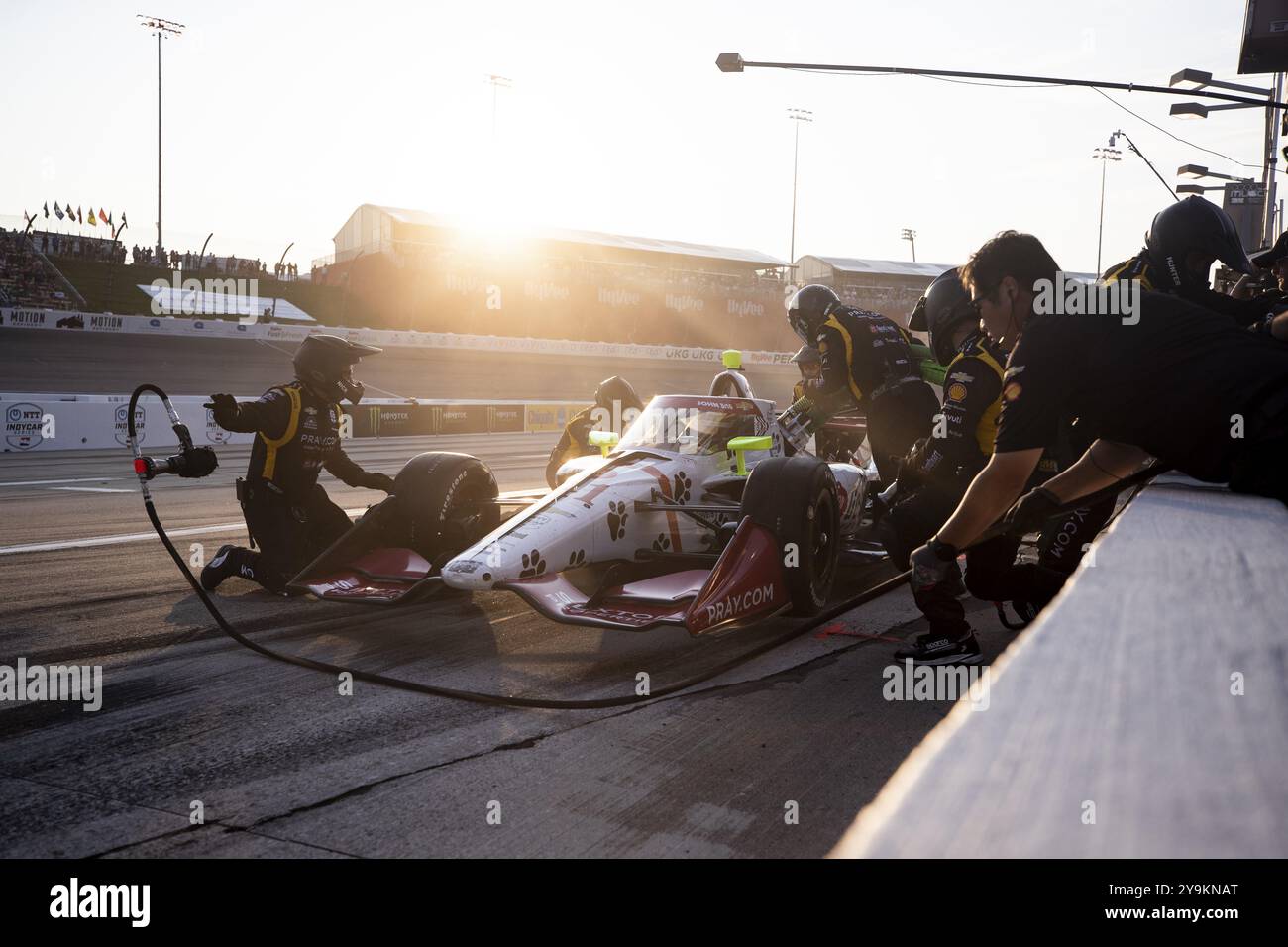 F1 pit crew hi-res stock photography and images - Alamy