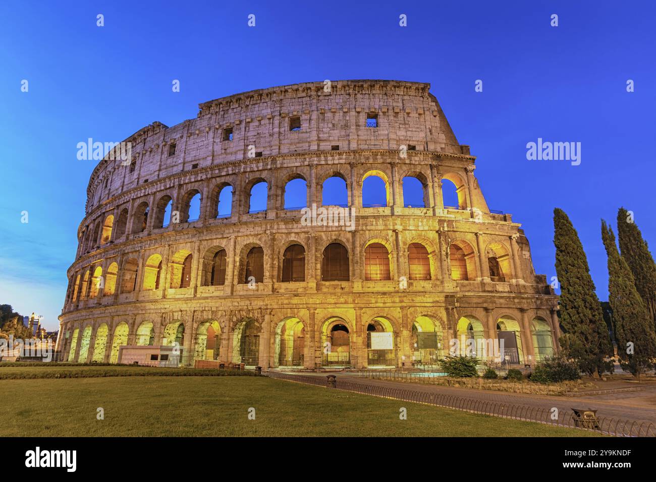 Rome Italy night city skyline at Rome Colosseum empty nobody Stock ...