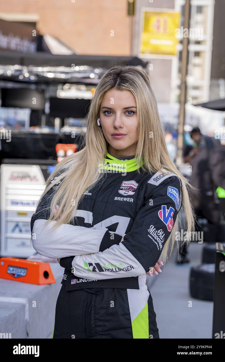 LINDSAY BREWER (R) (76) of Denver, Colorado prepares to practice for ...