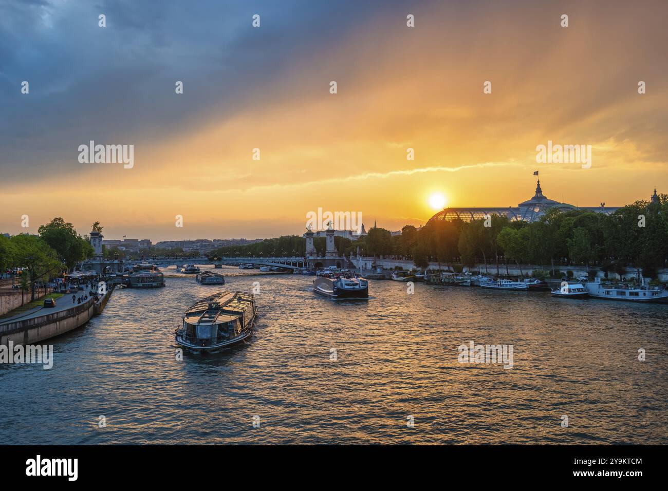 Paris France, city skyline sunset at Seine River with Pont Alexandre ...