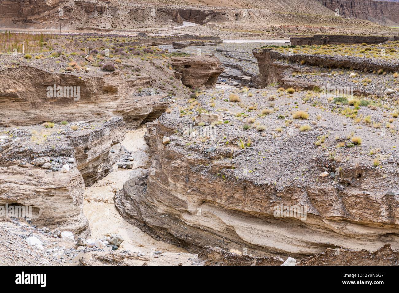 The Kunlun Snow Mountain Range on the Qinghai-Tibet Plateau. In the ...