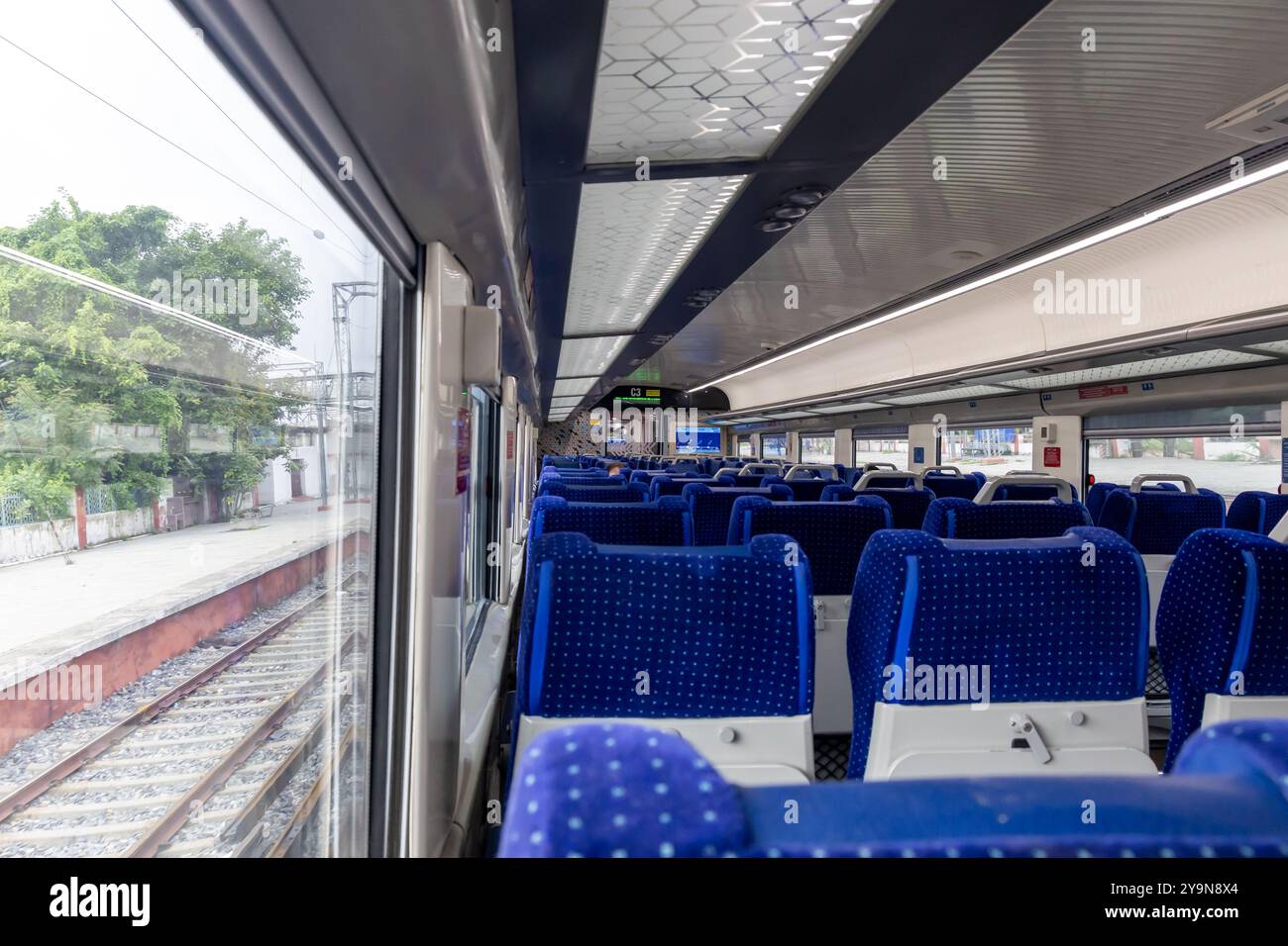 Vande bharat express hi-res stock photography and images - Alamy