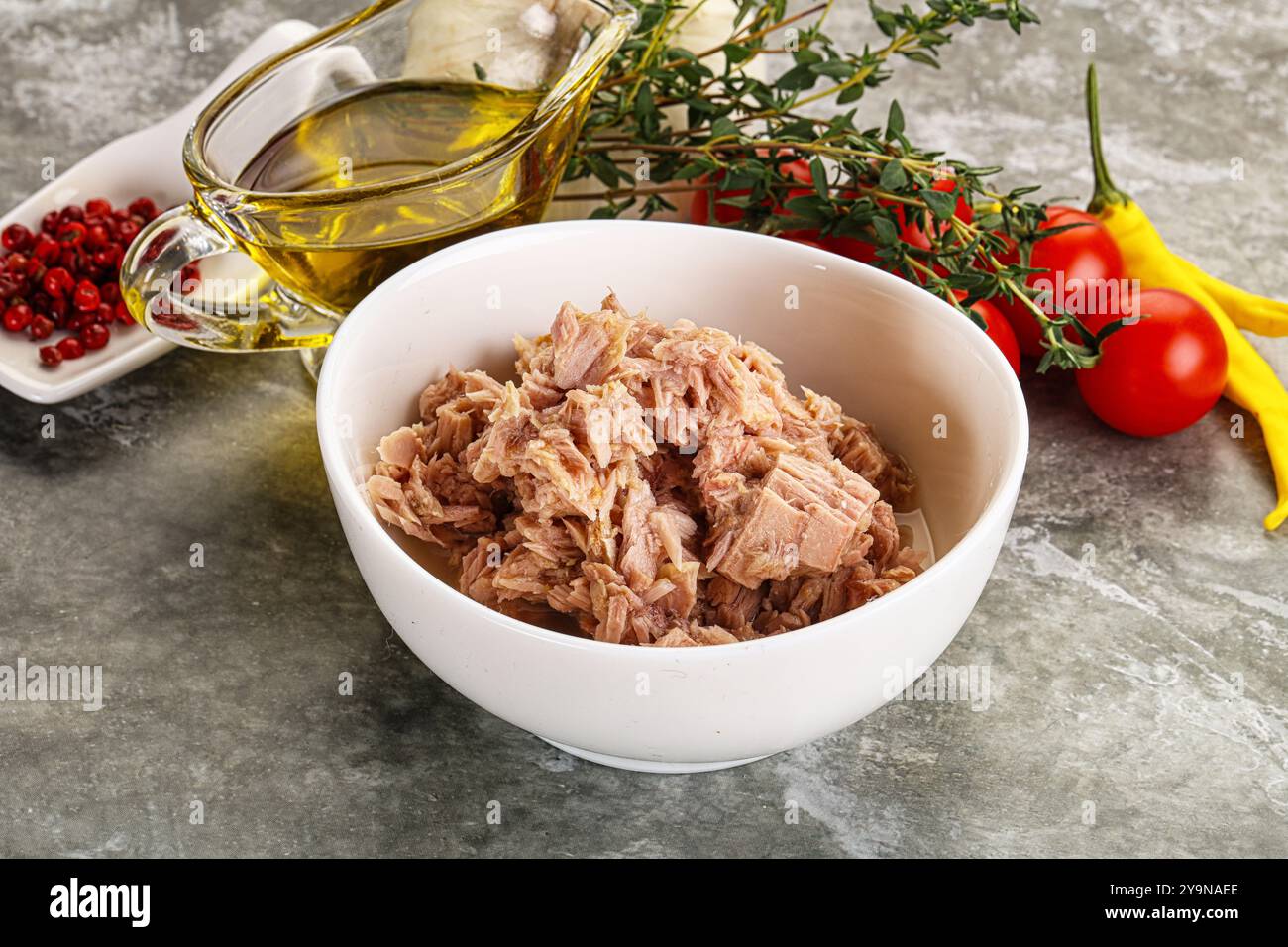 Canned tuna fillet with oil for salad Stock Photo - Alamy