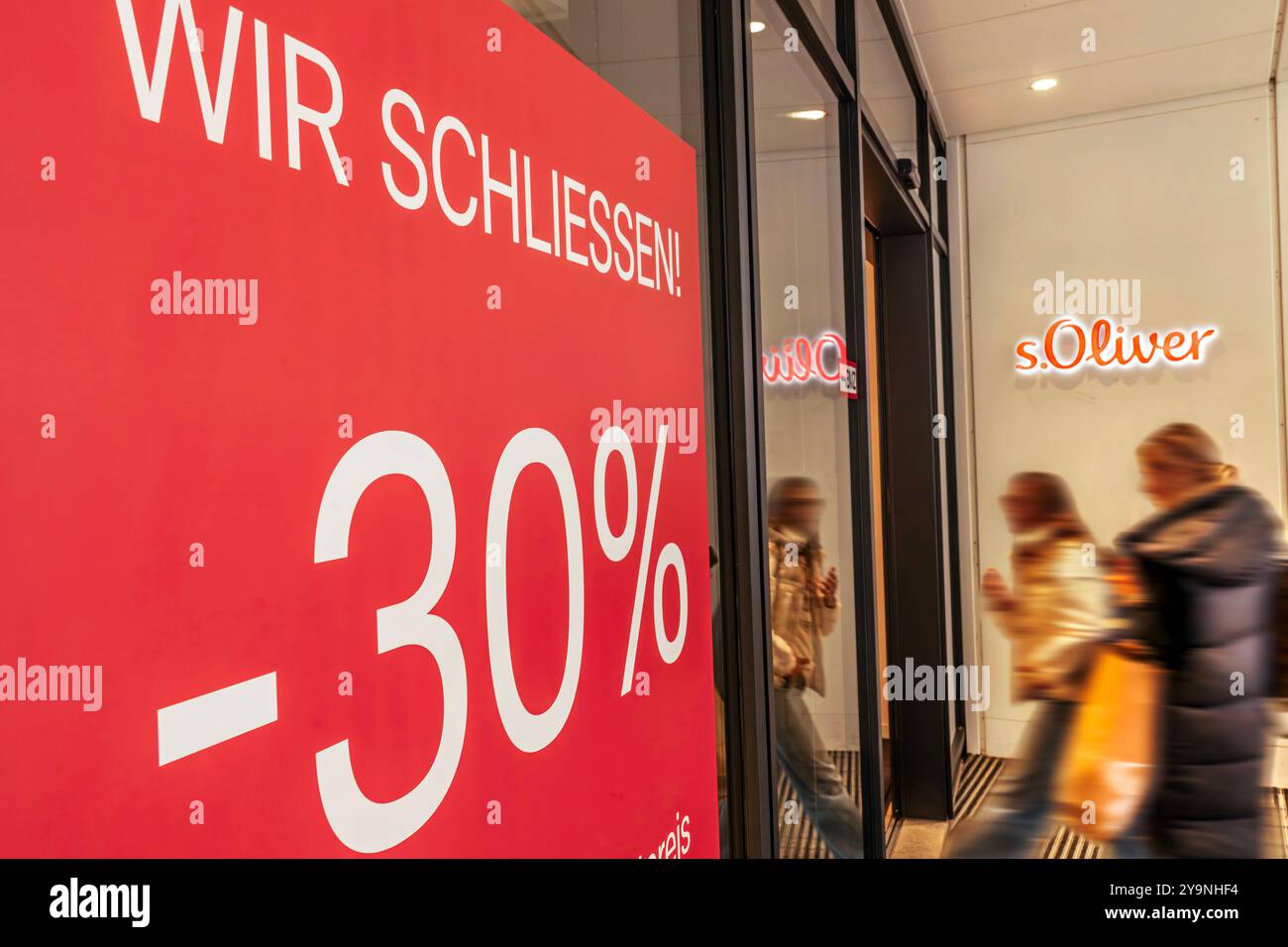 Wir schliessen, s.Oliver Filiale in der Neuhauser Straße, München, Oktober 2024 Deutschland ...