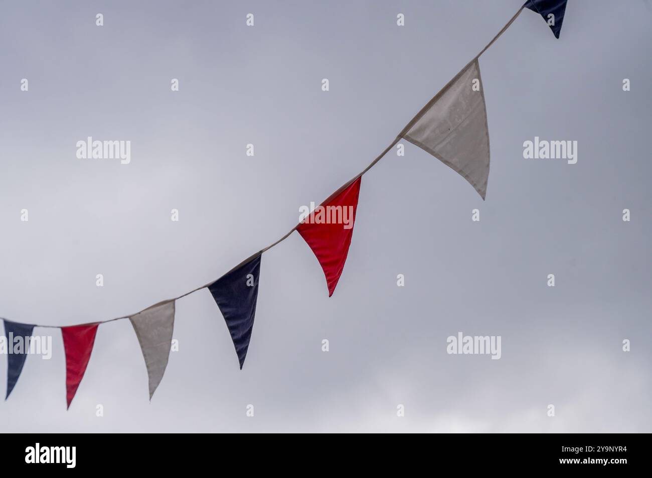 Red white blue bunting hi-res stock photography and images - Alamy