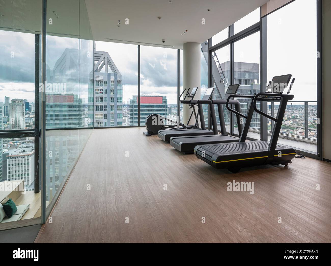 Exercise luxury hi-res stock photography and images - Alamy