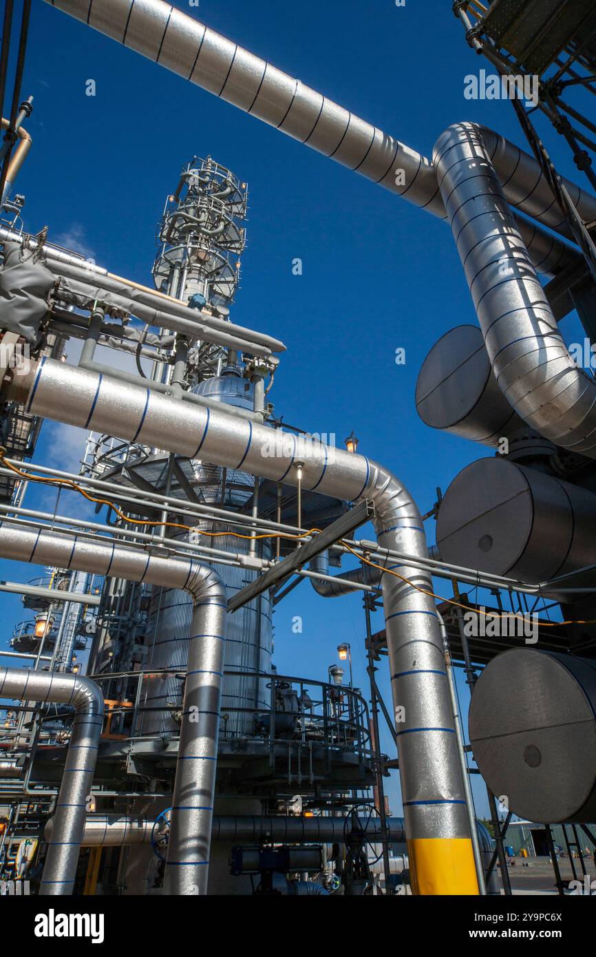 Refinery in the Pacific Northwest Stock Photo - Alamy