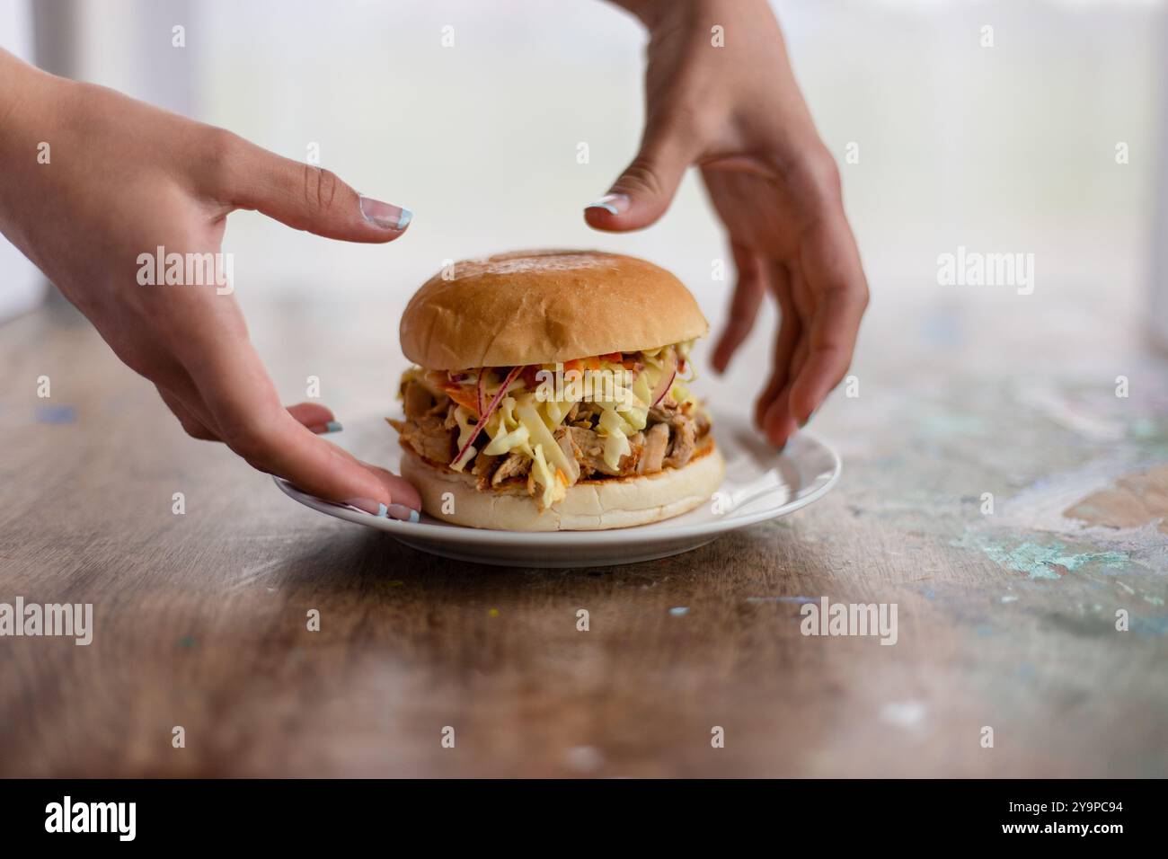 Crunchy burger hi-res stock photography and images - Alamy