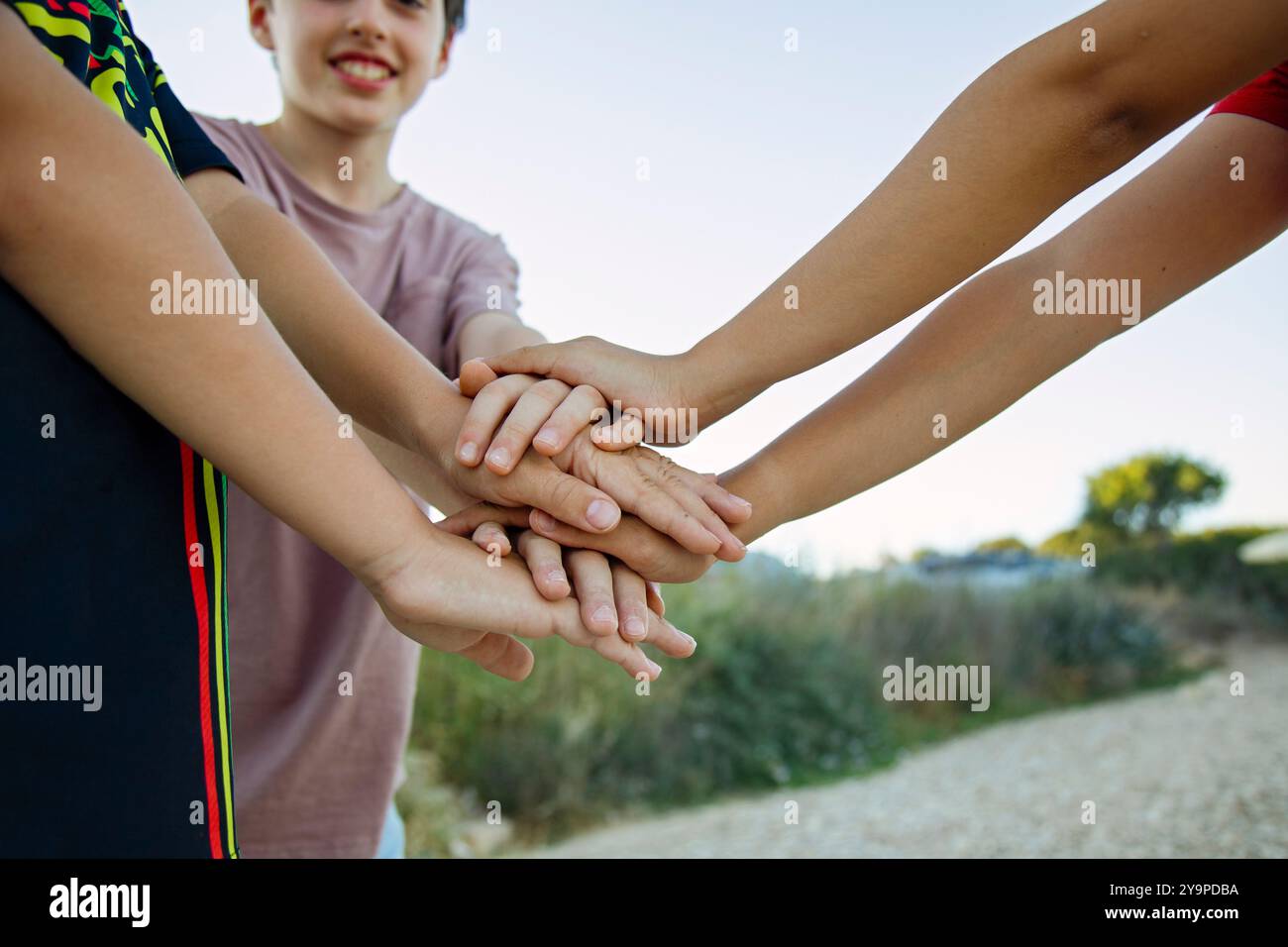 Teamwork friends unity collaboration hi-res stock photography and ...
