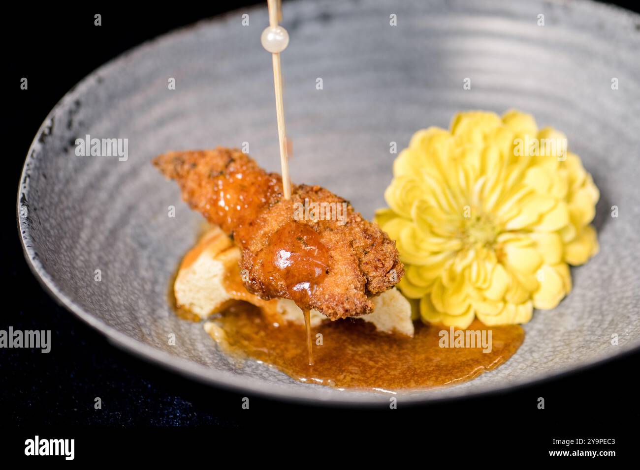 Crispy fried chicken dripping hi-res stock photography and images - Alamy