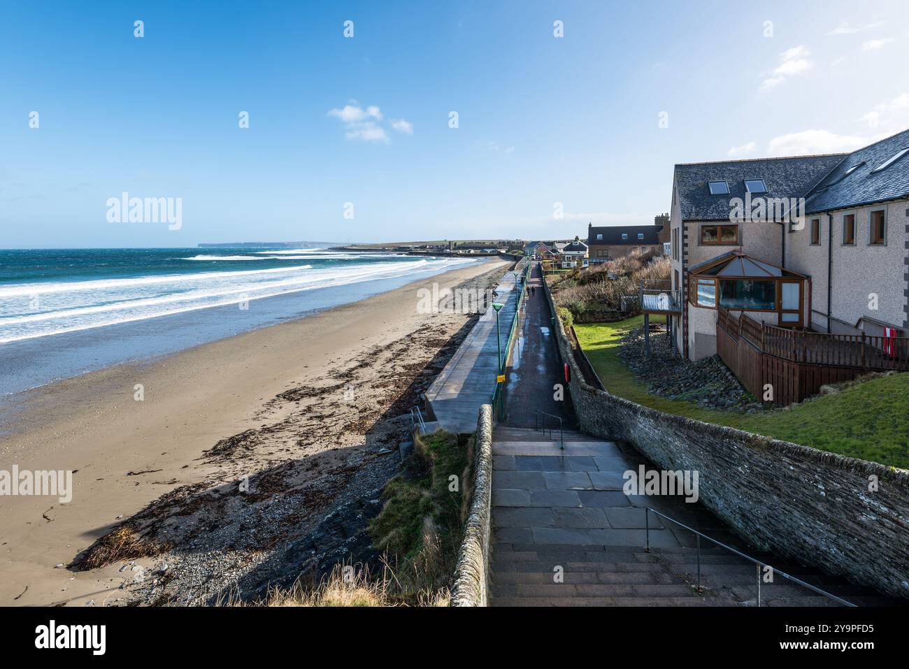 View of thurso town and promenade hi-res stock photography and images ...