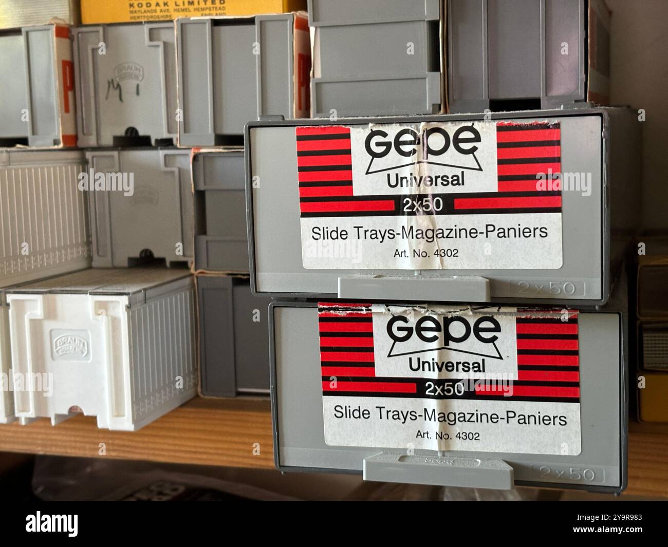 The universal magazine smartphone stock photos and images - Alamy