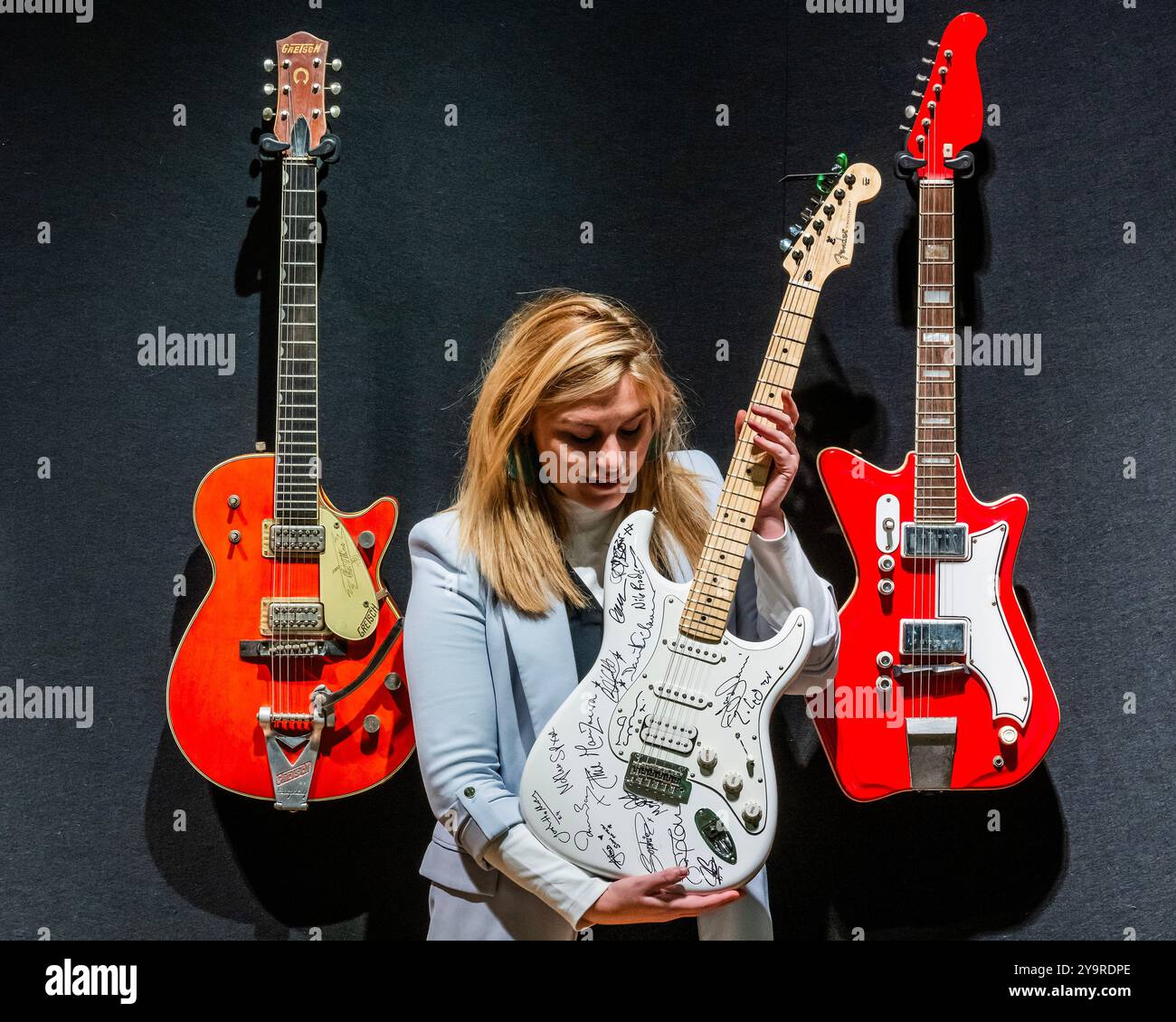 London, UK. 11 Oct 2024. Fender: A Fender Player Stratocaster HSS ...
