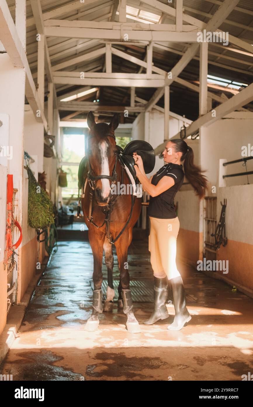 Female horseback rider uniform hi-res stock photography and images - Alamy