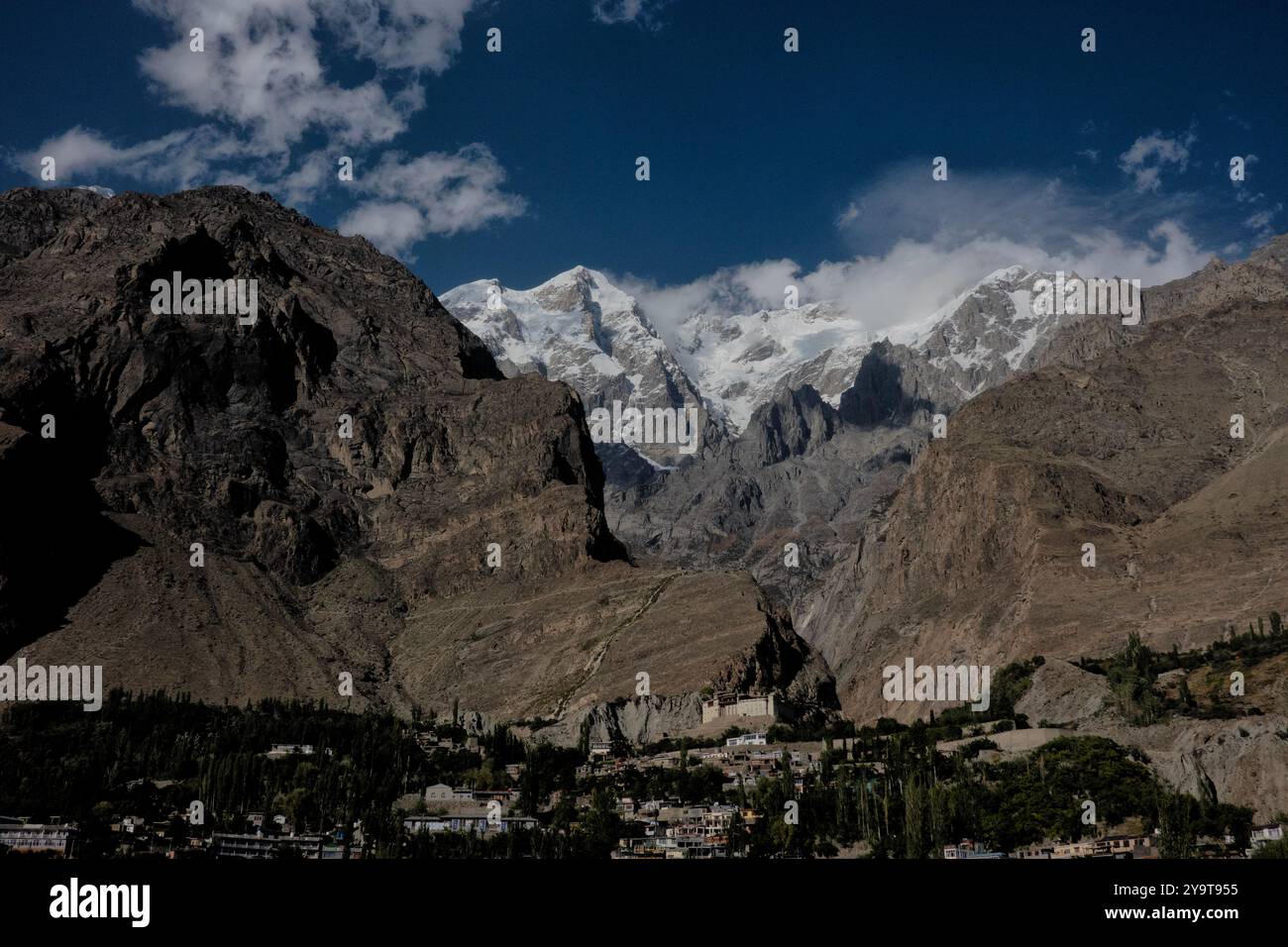 The Baltit Fort sits under Ultar Peak, Karimabad, Hunza, Gilgit ...
