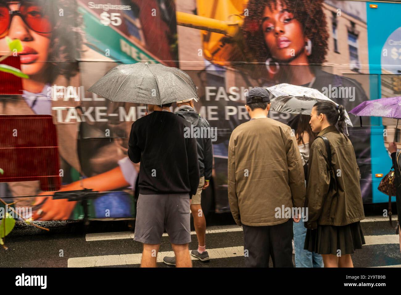 A tour bus with an advertisement for the Primark department store ...