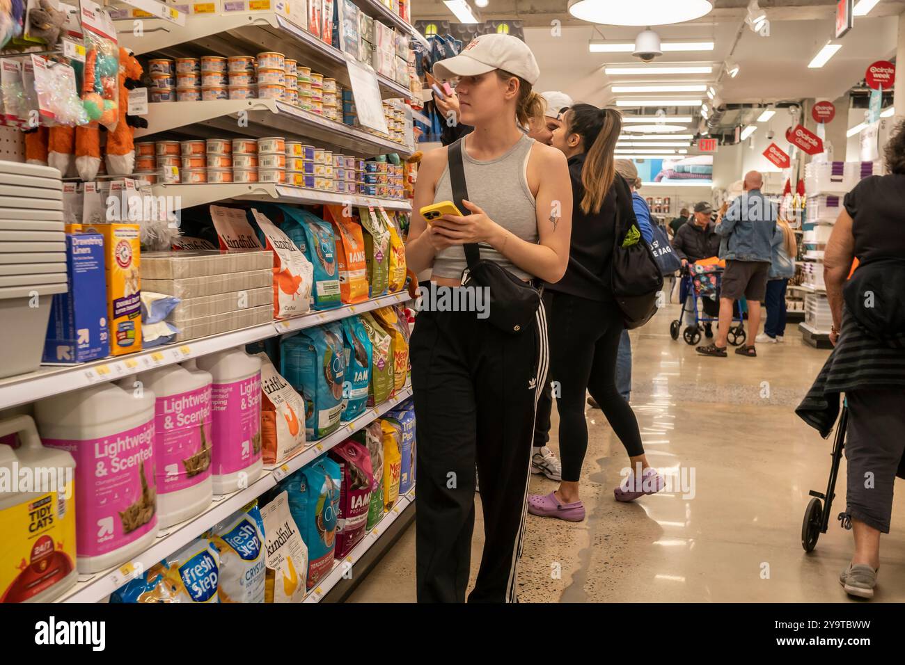 Hordes of excited shoppers flock to the grand opening of a new Target ...