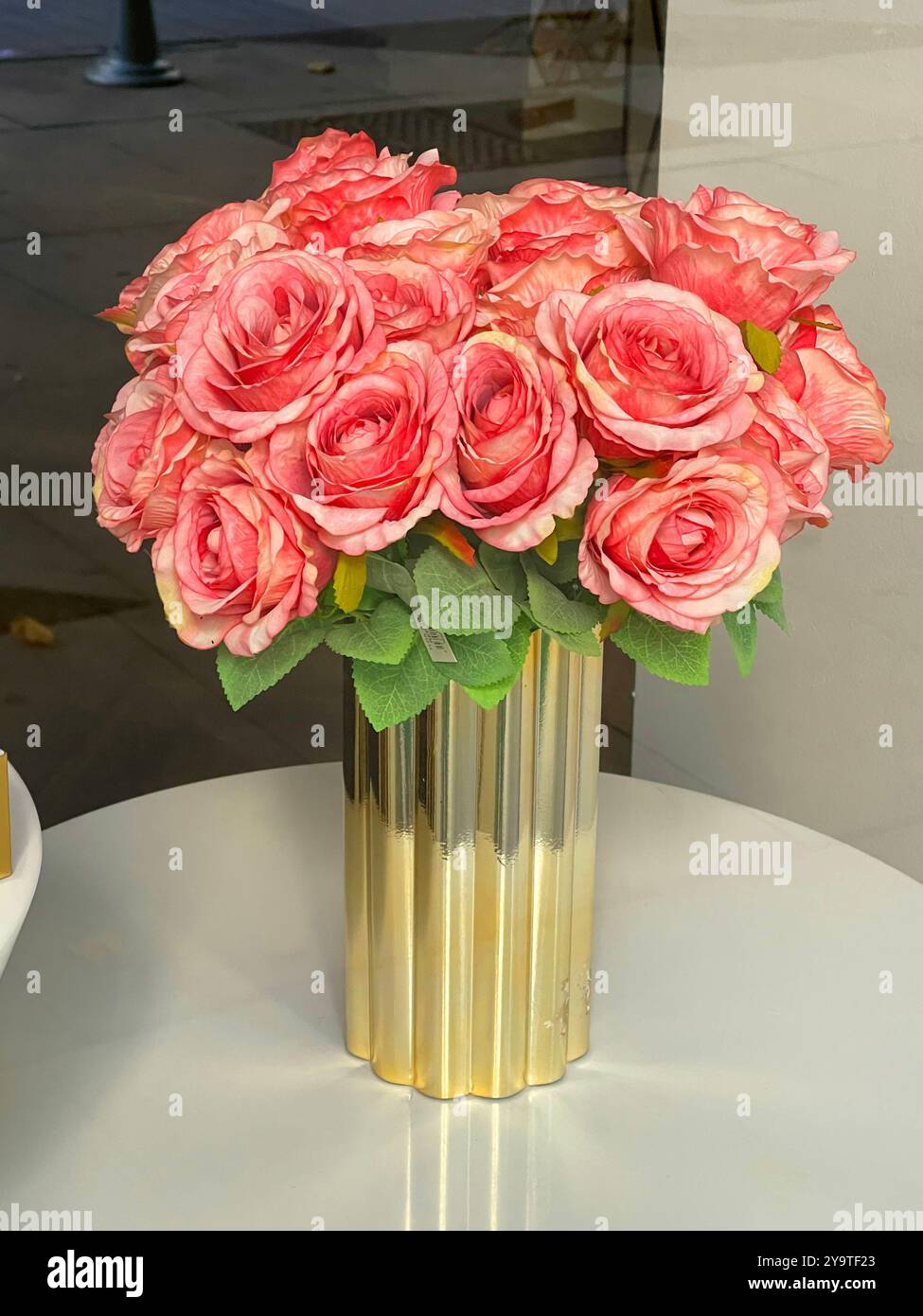 Ramo decorativo hi-res stock photography and images - Alamy