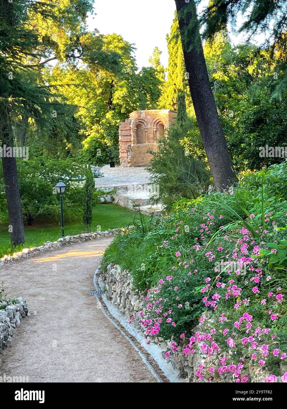 Path el retiro park hi-res stock photography and images - Alamy