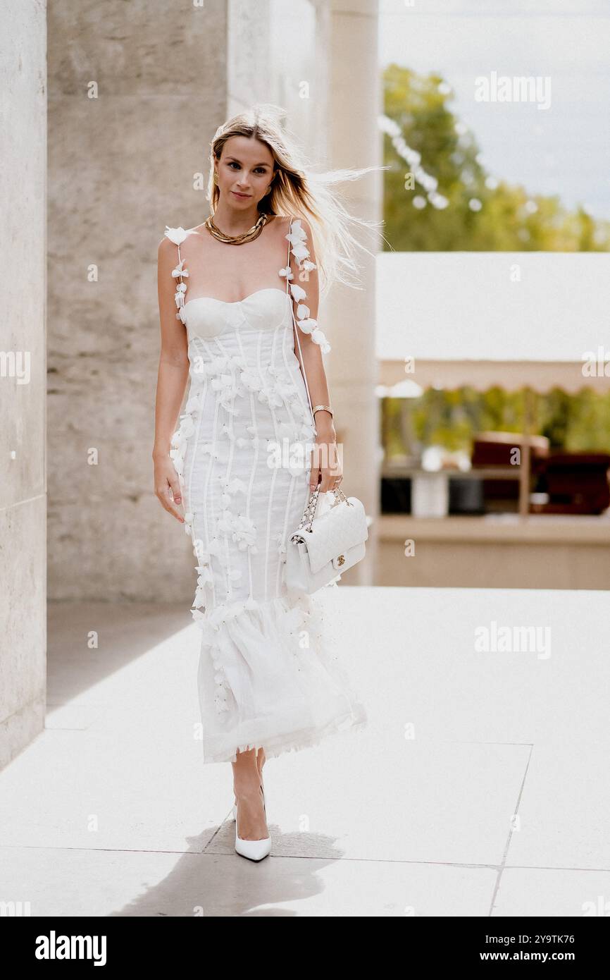 Street style, Simona Jakstaite arriving at Zimmermann Spring Summer ...