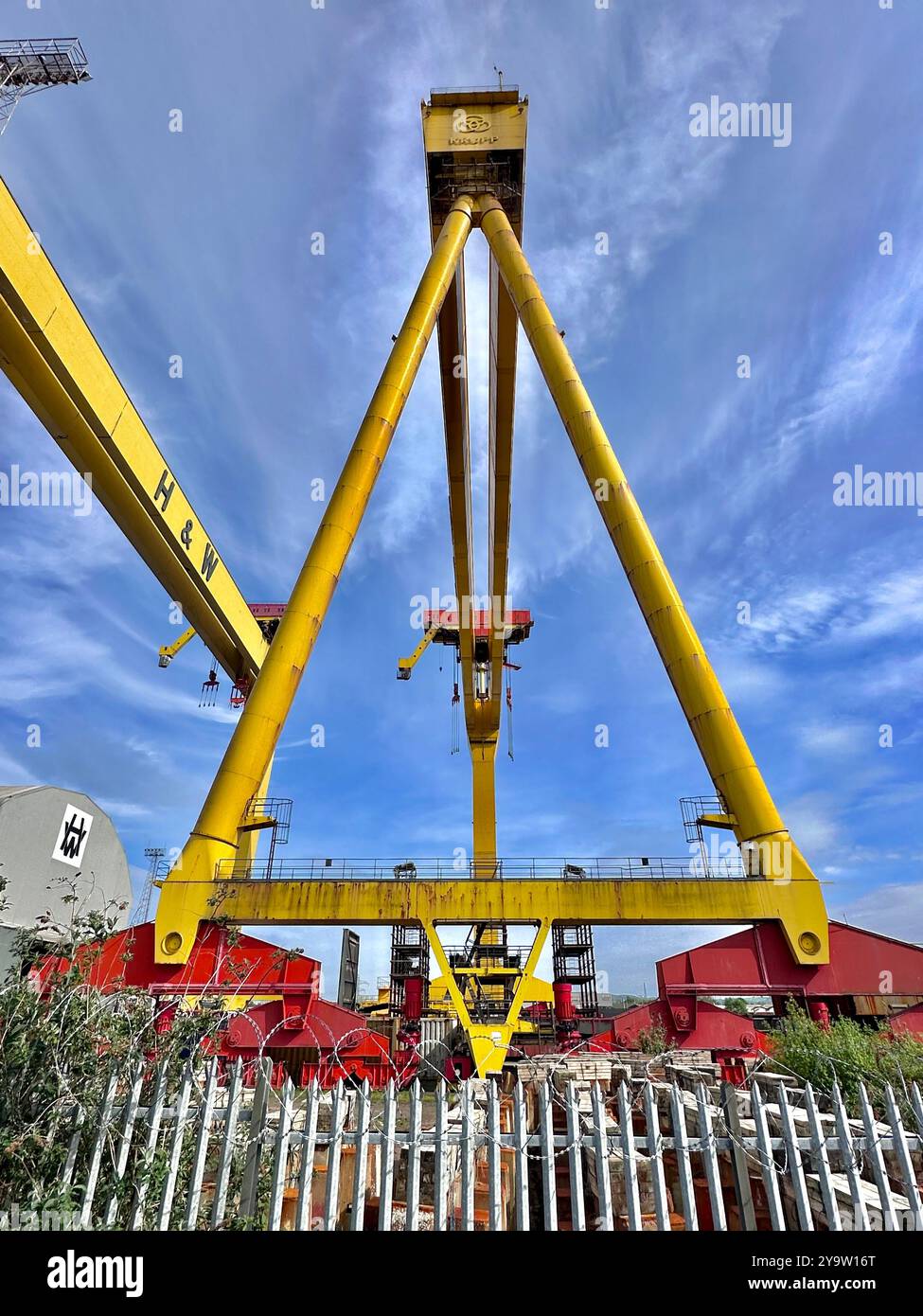 Shipyardcranes hi-res stock photography and images - Alamy