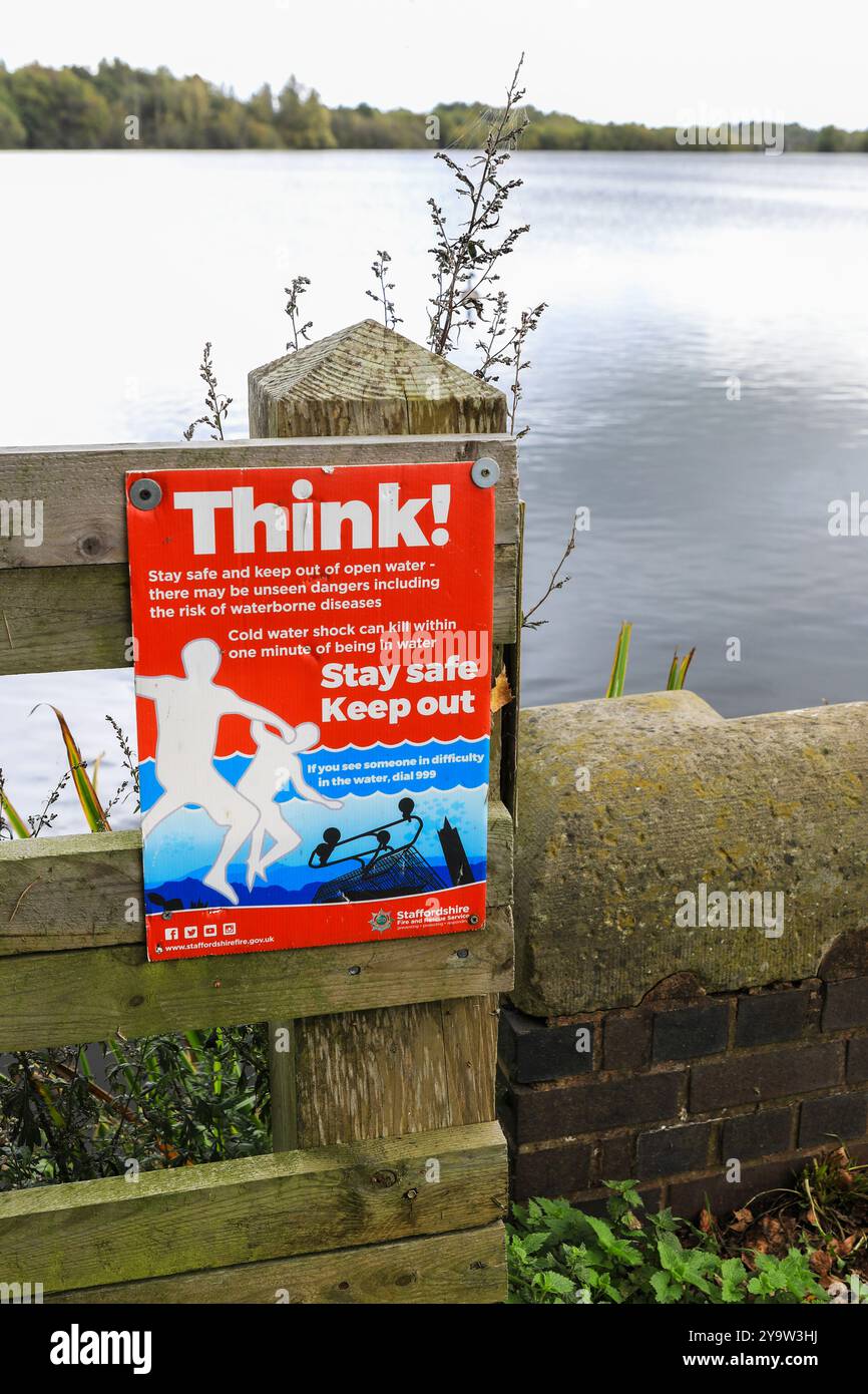 A water safety sign saying "Think! Stay safe, Keep out" at Chasewater ...