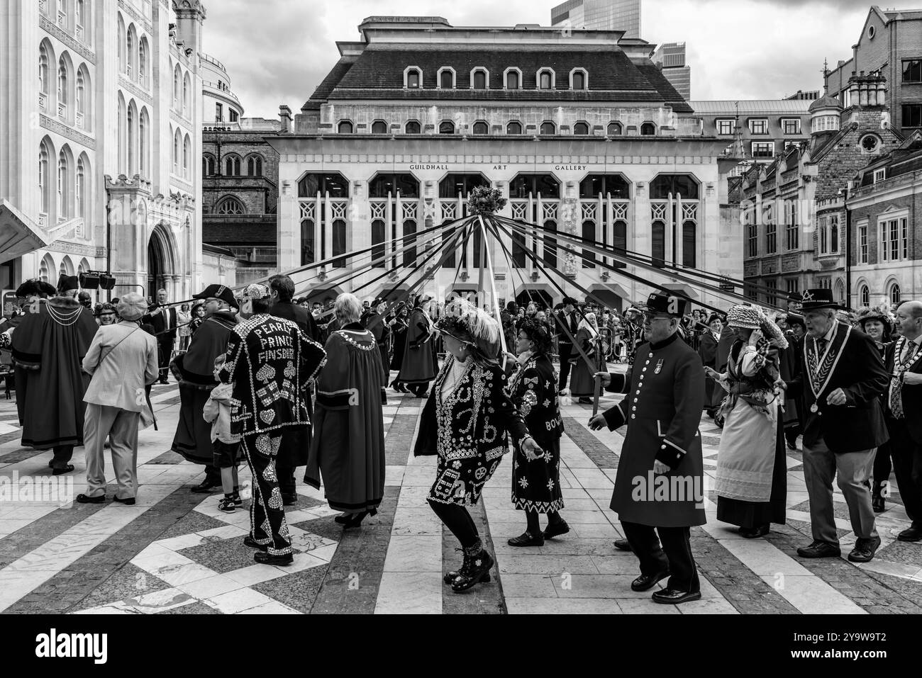 London Mayors, Chelsea Pensioners and Pearly Kings and Queens Take Part ...