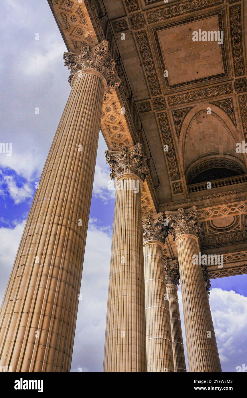 Classical parisian architecture hi-res stock photography and images - Alamy