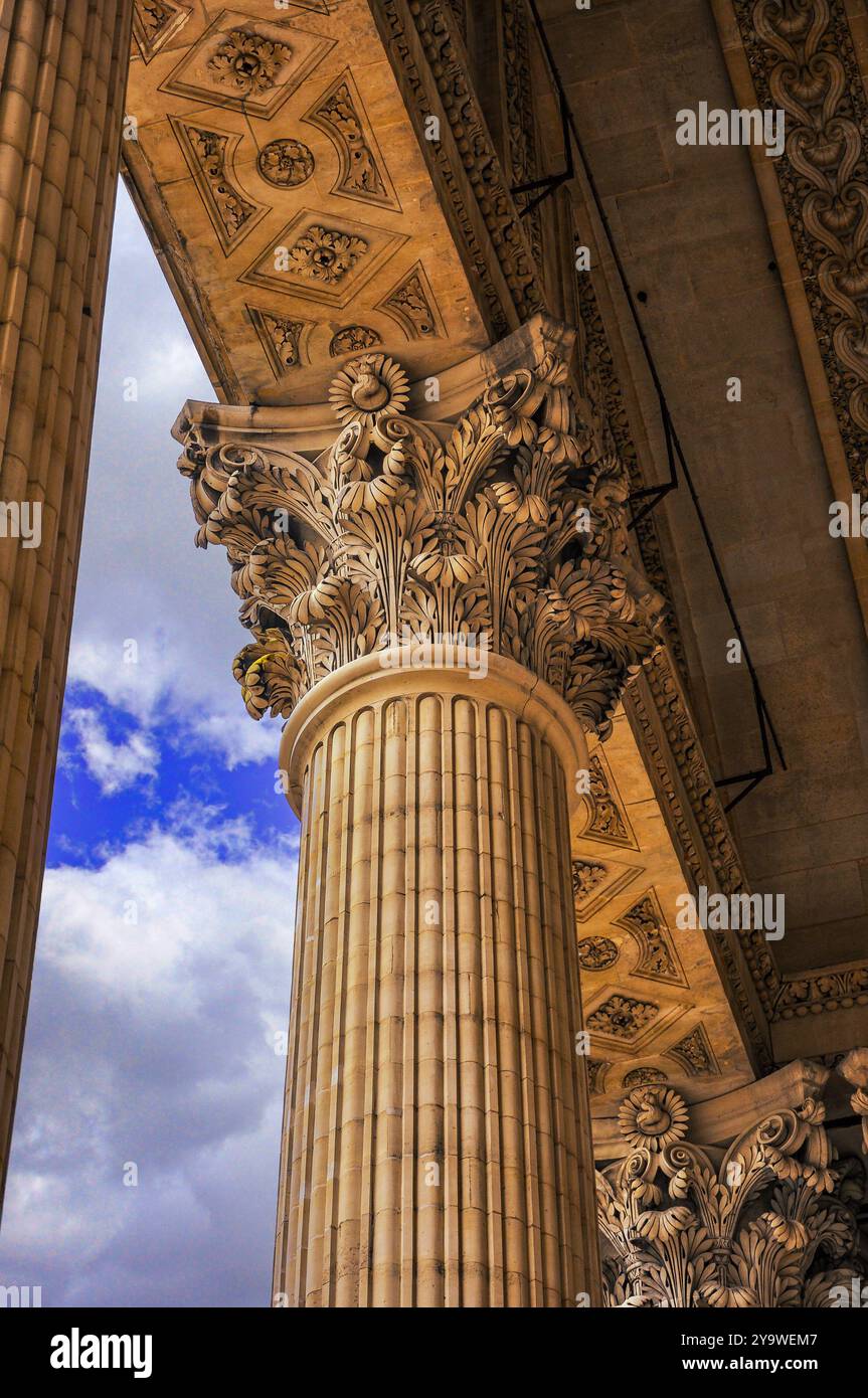 Majestic Corinthian Columns of the Pantheon: Parisian Grandeur Stock Photo - Alamy
