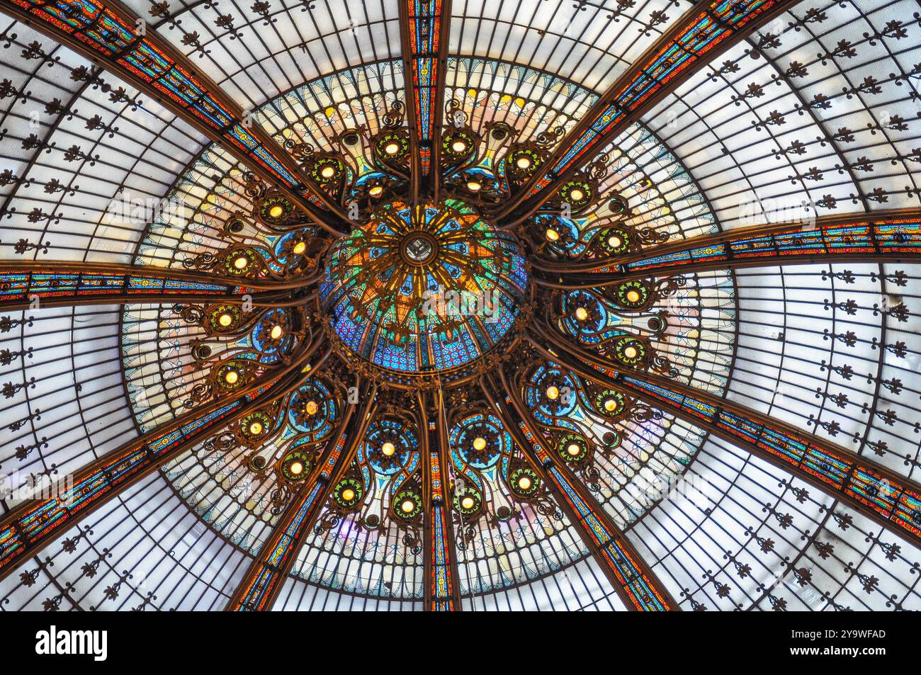 Radiant Masterpiece: The Glass Dome of Au Printemps Paris, department ...