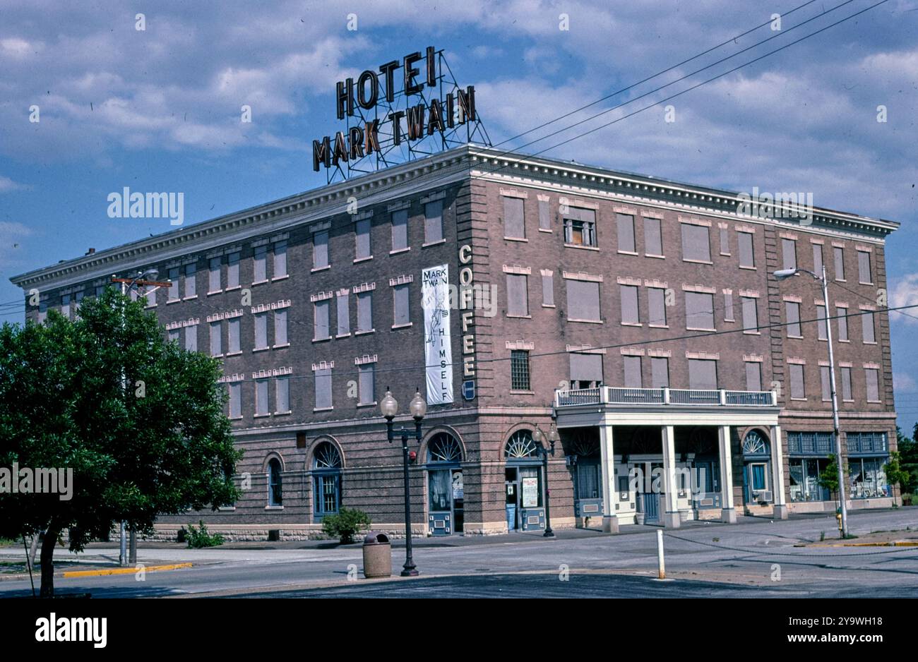 Photograph shows the Hotel Mark Twain, 200 S. Main St., Hannibal ...