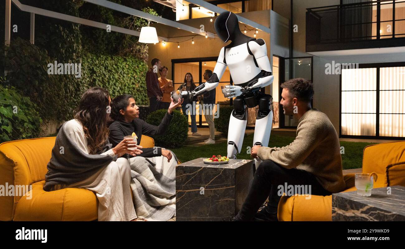 Usa. 11th Oct, 2024. TeslaBot: Tesla unveiled its long-awaited robotaxi ...